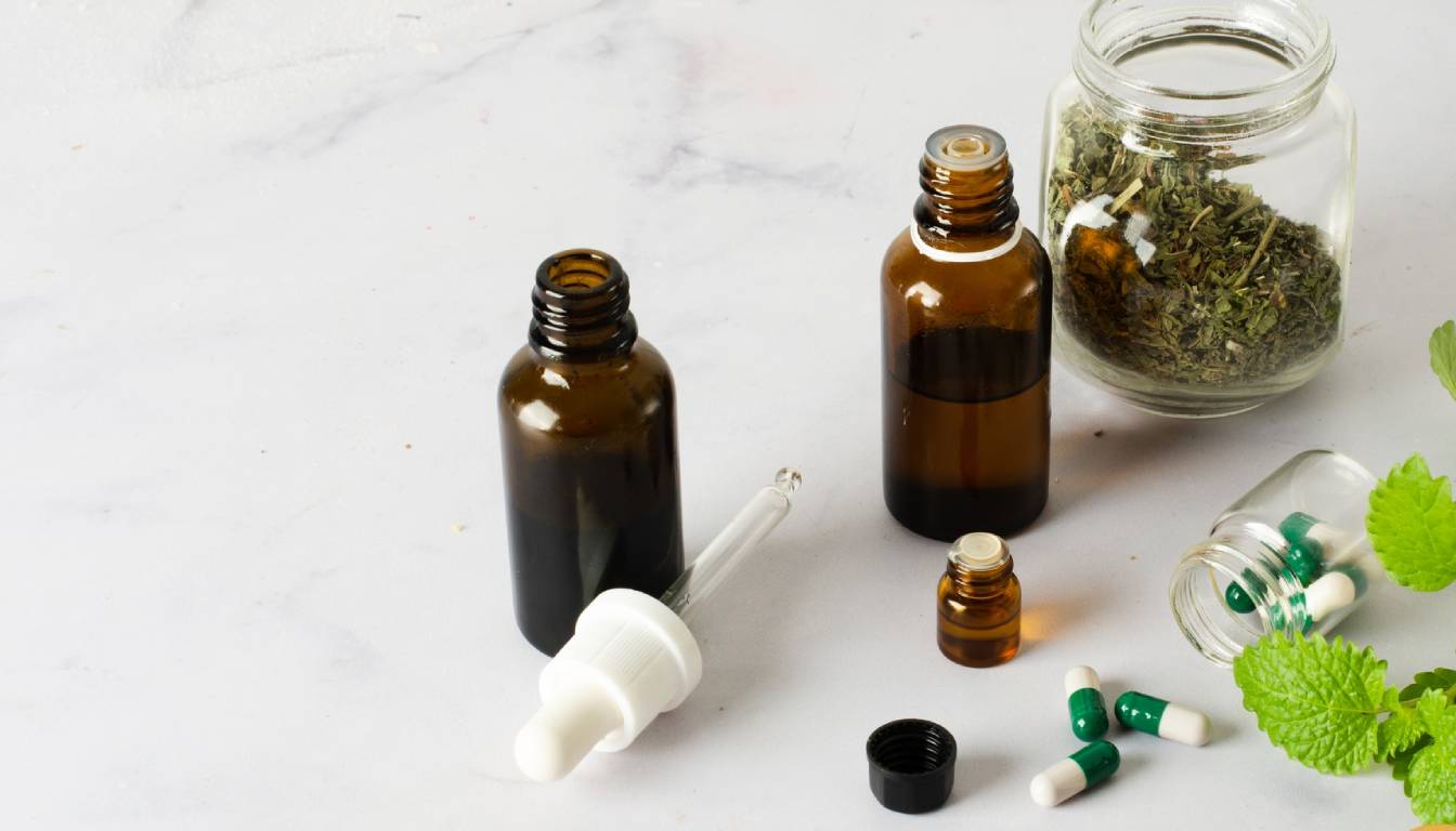 Herbal Medicine Rrl: The Amazing Healing Powers (2025)