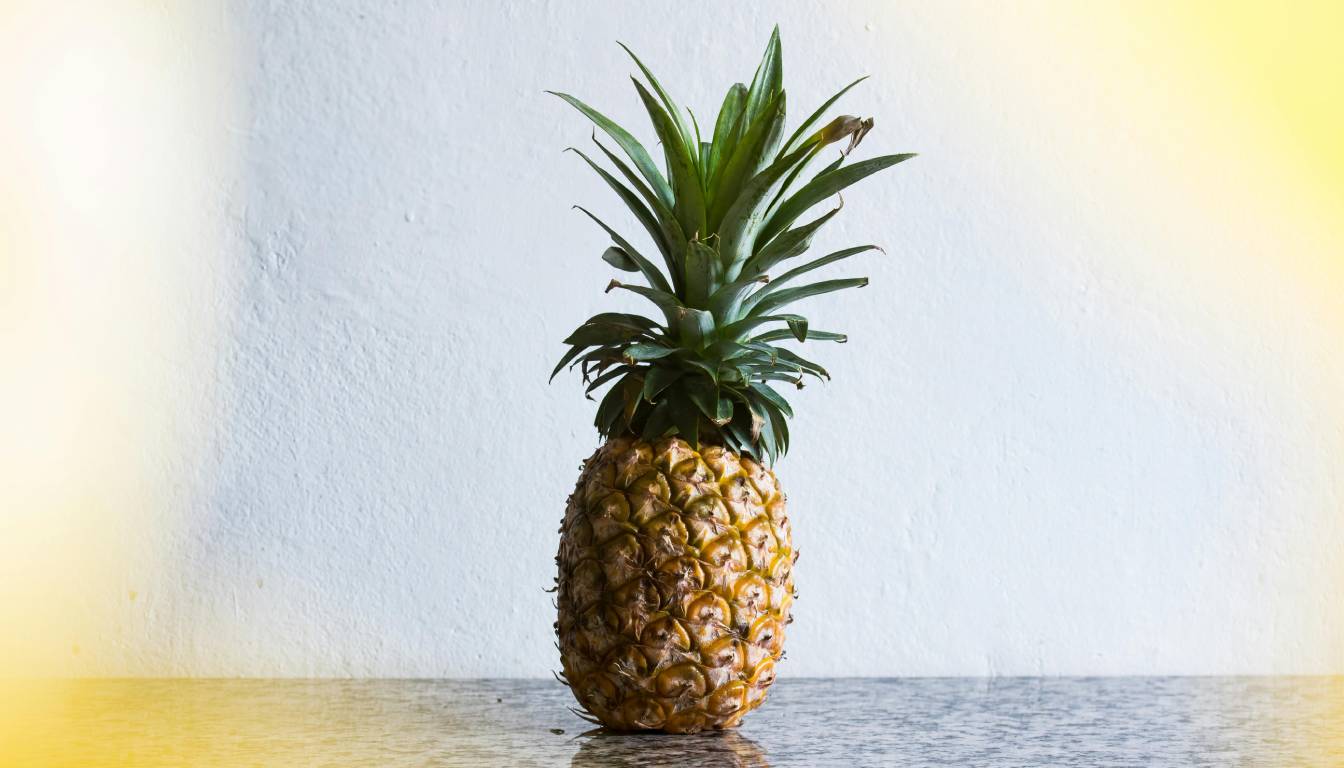 How to Pick a Pineapple: Tips from a Fruit Expert (2026)