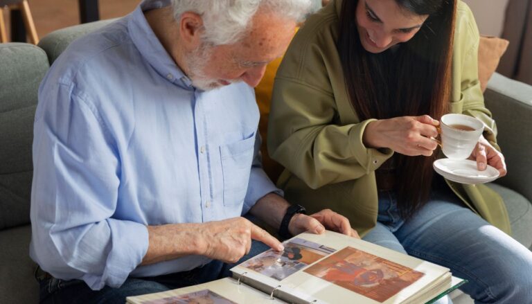 Memory Books for Dementia: Rekindle Joy and Connection (2026)