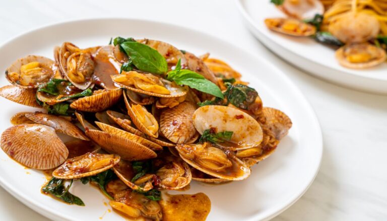 Shellfish Battle: Oysters vs Clams in Taste and Nutrition (2025)