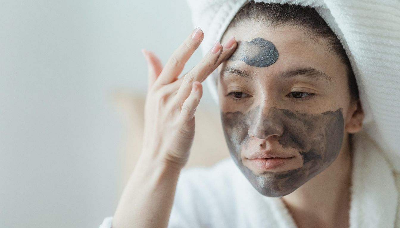 DIY Herbal Clay Mask for Acne-Prone Skin: Easy & Effective (2026)